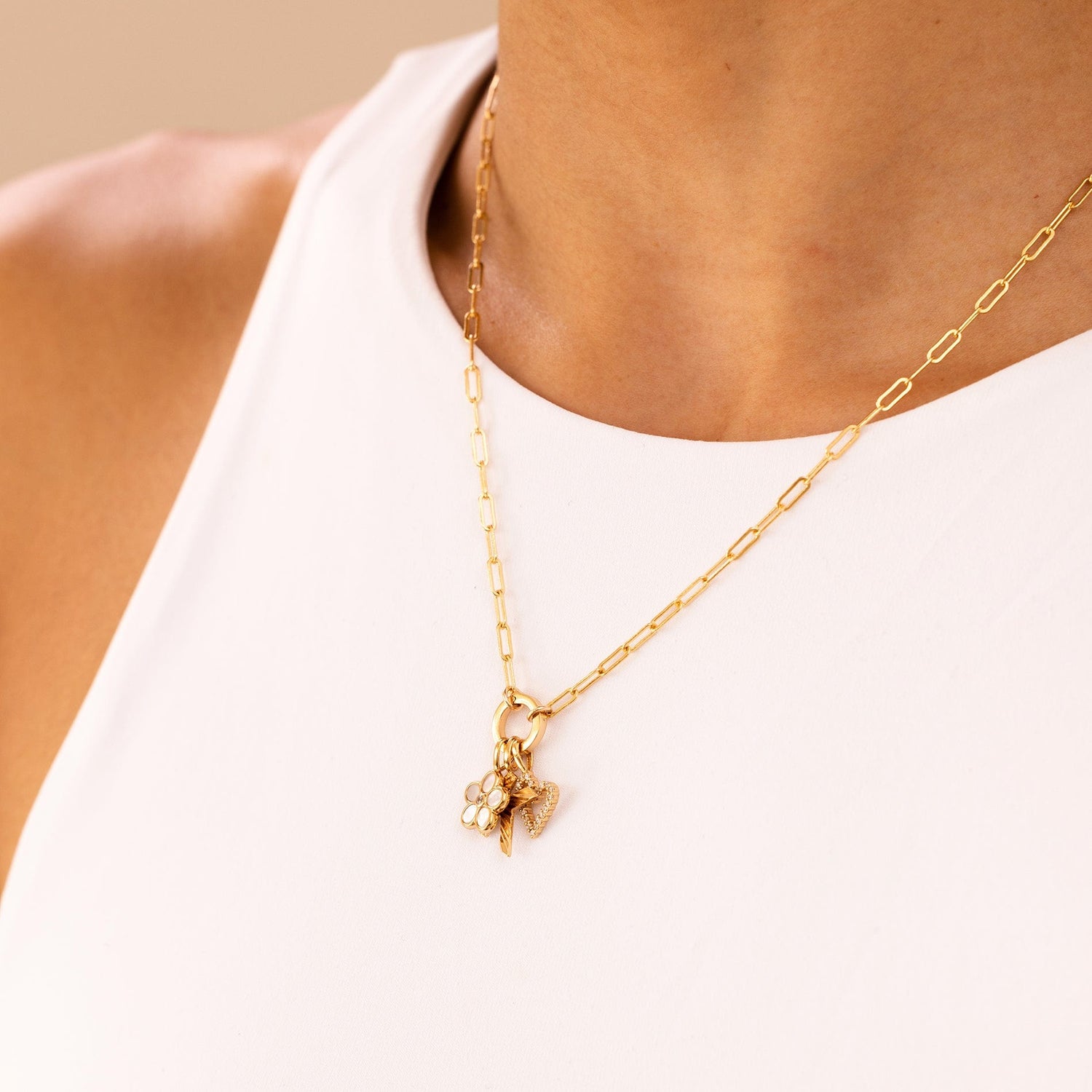 Daisy Charm – Made By Mary